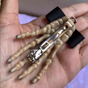unbranded | Accessories | 3 Creepy Skeleton Hand Hair Clip For ...